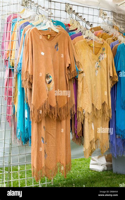 Traditional native American clothing Stock Photo - Alamy