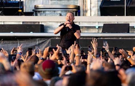 Bruce Springsteen Tickets - Bruce Springsteen Concert Tickets and Tour ...