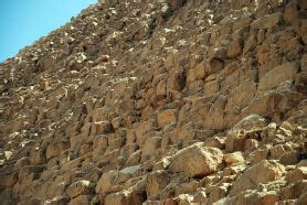 Pyramid building: The “critical path” of the construction period