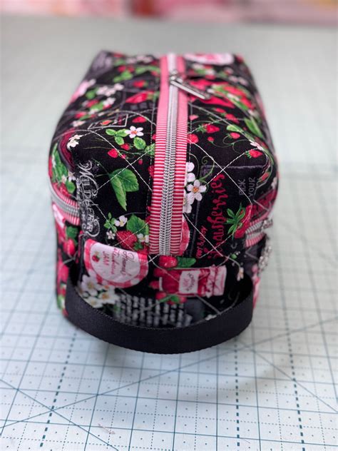 Image result for Boxed Zipper Pouch Pattern