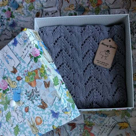 Cable baby blanket knitting pattern