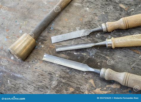 Image result for Gouges Pour Sculpter Le Bois