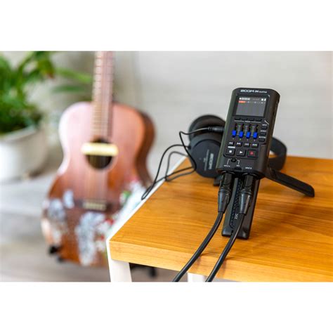 Zoom R4 Portable Multitrack Recorder Mixer