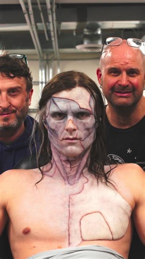 a behind-the-scenes look at Jacob Elordi’s 10-hour transformation into The Creature. 🎥: FRANKENSTEIN | Netflix