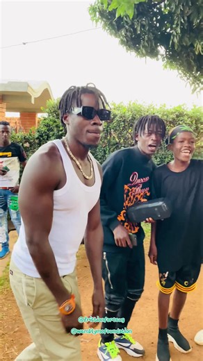 ENO VIBE NKA NE ALIEN SKIN 🔥🔥🔥. #frictionforceug #rap #rapper #alien #alienskin #tiktok #ugandatiktok #nba2k #freestyle #duet #minecraft #ues #ug #challenge @AlienSkin ug @Coach Clement