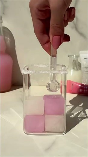 HAVE YOU TRIED THIS SHIMMER REFRESHER??! ✨👀💖 Laneige Stardust Lip Glowy Balm