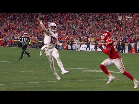 Merry Nix-mas! Bo zips a TD pass to give Denver the lead