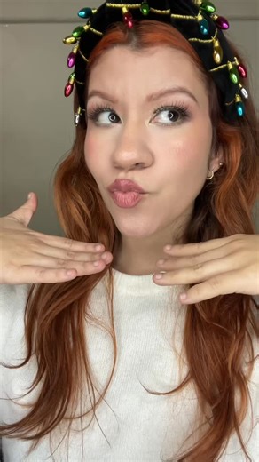 Michelle Chacon on Instagram: "Holiday glam makeup 💫 #makeup #makeuptransition #holidaymakeup #makeuplooks"