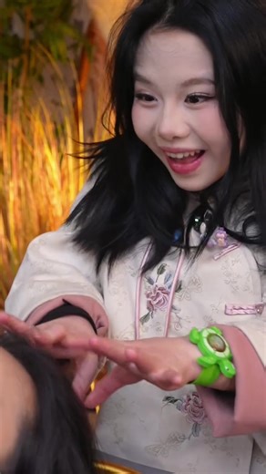 Relaxing ASMR Head Scratch Videos #relax #relieve #massage #dandrufftreatment #scalpcare #headspa #washhair #foryou #spa #asmr #treatments #relievepressure #asleep #relaxingasmr #headmassage #therapy #sleep #massagetherapy