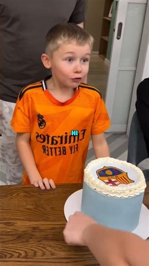 A Genius Birthday Cake Prank by Mom! (anastasi9283)