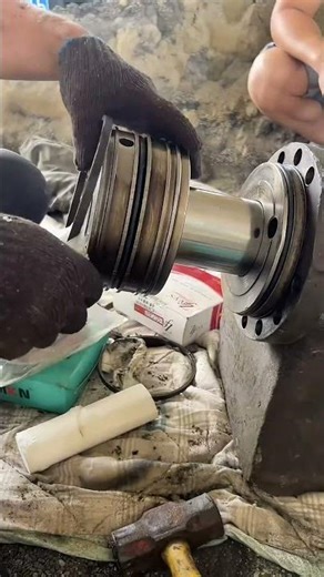 Using FIRE To Install HEAVY Hydraulic Seals🔘