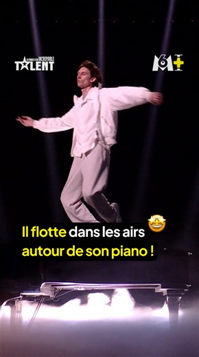 "Oh mais que c'est beau" 🤩 À l’occasion des 20 ans de La France a un incroyable talent, Arthur Cadre livre une chorégraphie dans laquelle il semble flotter autour de son piano. La France a un incroyable talent fête ses 20 ans !, disponible en streaming sur M6 | M6