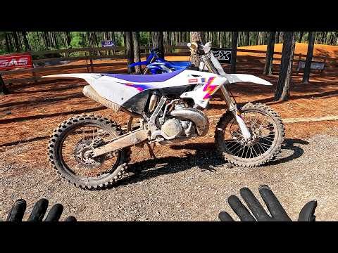YZ250 2 stroke is Surprisingly Fast and Smooth