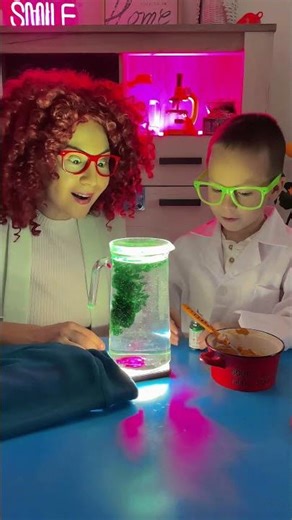 🧪✨ Cool Science Experiment with Turmeric Powder! #kids #science