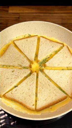 Cheesy Toast Recipe! Quick & Easy #shorts