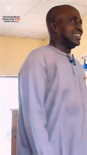 Emotional Moment Nigerian Lecturer Burst Into Tears After His Students Surprised Him With Loads Of Gifts In The Lecture Hall | Oriental Times