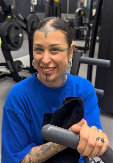 Surprise Coiffure : Il s'est coupé les cheveux !