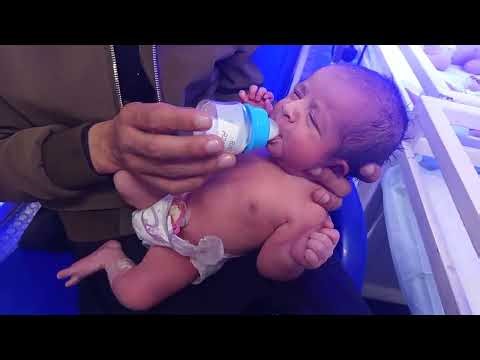 How to Formula Feed a Newborn Baby Safely