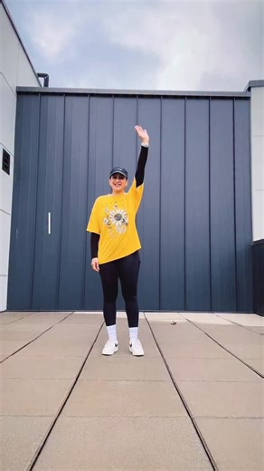 Beginner Shuffle Tutorial- Start your shuffle journey in 2026 with this easy move 💃 Shuffle Step - The Charleston Step Perfect for beginners. Save it, try it n share with someone who would love to master this step 👟 Cheers to New Year n new learnings✨ #shuffledance #dancetutorial #poojadanceenthusiast #charleston [Shuffle dance tutorial, Charleston, beginners dance step, learn with me, step by step dance, dance challenge] | Pooja Shuffle Dancer