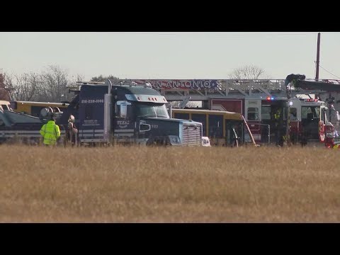 5 students, driver taken to hospital after SWISD bus overturns in San Antonio