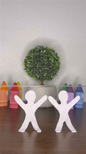 Dancing tissue paper man: Static electricity experiment ⚡️🕺 #kidsfun #scienceexperiments