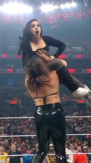 Raquel definitely hasn’t forgotten about Stephanie Vaquer and the Women’s World Title 😡🫣 #WWERaw