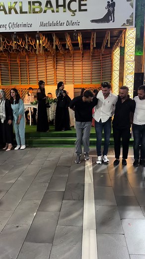 Bizleri nereden takip ediyorsunuz #gowend #zaza #bingöl #halay #çewlik #halaybaşı #kesfet #kesfetteyiz #bingölgenç12 #bingölgenç