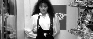 'Clerks' Actress Lisa Spoonauer Dead At Age 44, Read A Tribute From Kevin Smith - SlashFilm