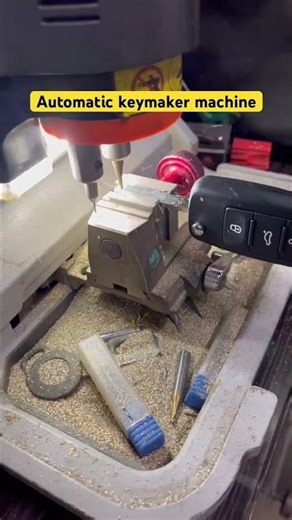 Automatic car keymaker machine #keychain #carkeys