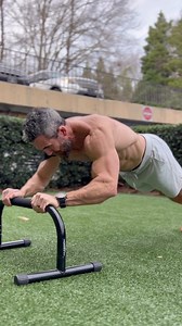 158K views · 4.5K reactions | 3 ways to do a skull crusher. Which one is the most effective and why??? 1. Parallette Skull Crusher 2. Dumbbell Skull Crusher 3. EQ Skull Crusher If you need a pair of bars, link is in bio. #triceps #lats #corestrength #calisthenics #weightlifting | PaulSklarxfit | Facebook