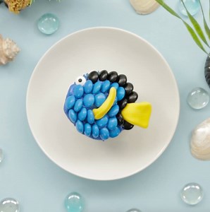 768K views · 3K shares | Froth up something fun and frosted with these Finding Dory-inspired treats: | Finding Nemo | Facebook