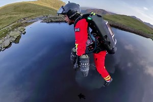 Como Iron Man: utilizan una mochila propulsora en un simulacro de atención médica en montaña