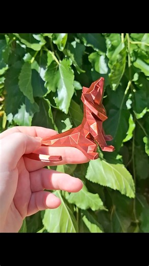 A couple years ago I designed this 3d printed ornamental figurine of a frilled neck lizard. You might of seen the WIP in my stories. I was so happy that I was able to get it to print like I wanted. I ended up printing a handful of them a while ago for markets. Got to say they are one of my favorites I have designed. I have 5 of these little guys scurrying about in my online store. Australia wide shipping https://alana-williamson.square.site/s/shop | Alana Williamson - Art