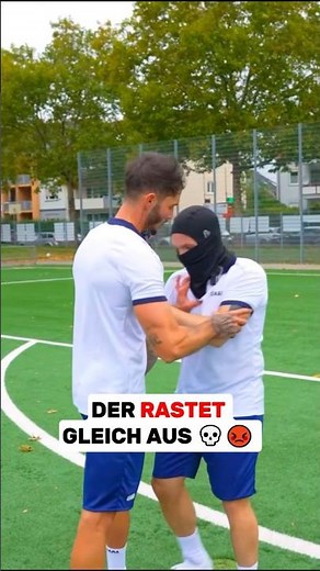 1 vs 1 ESCALATES!! 😳😬 #findthepro #diyarac #football #sport