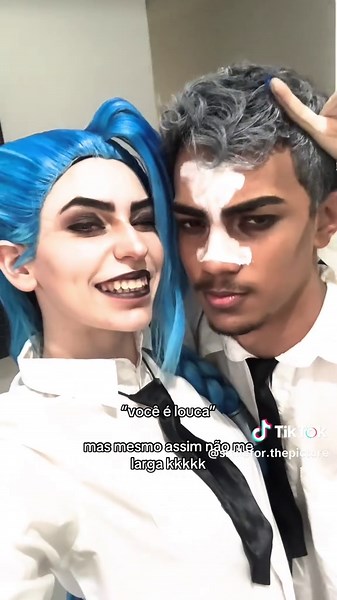 Epic Jinx Cosplay from Arcane: Time Bomb Transformation