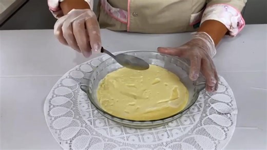 BASE CREAM FOR FILLINGS 😍 | 1 recipe, 4 flavors for cakes and desserts The BASE FILLING to create 4 DIFFERENT TYPES #baking #fillings #easyrecipe In this video, I teach you a super versatile base cream, ideal for cake fillings, pies, jar desserts, and many other creations. With a single base recipe, you can transform it into 3 more variations, totaling 4 different fillings, all with a creamy texture, balanced flavor, and excellent standard for selling. This is a practical, economical recipe, pe