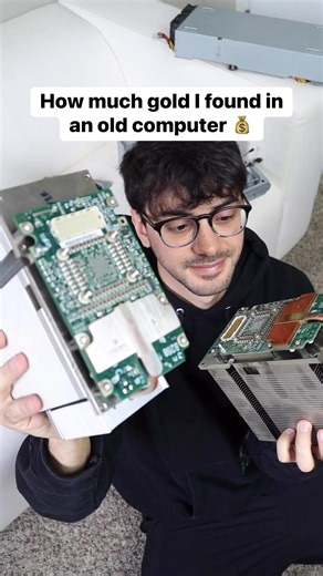 21K views · 142 reactions | How much gold I found in an old computer  Stevie Sells #gold #sidehustle #scrapmetal #computer #money | Stevie Sells | Facebook