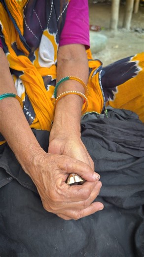 814K views · 5.4K reactions | টাকা থেকে দাঁত বানায় আবার গায়েব করে নিমিশেই ! Old Women Magic Tricks | Hello Bangladesh 2.0 | Facebook