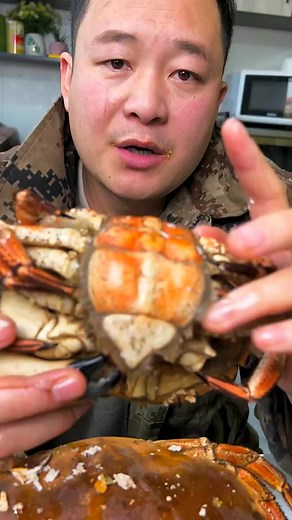 76K views · 1.1K reactions | Enjoying a seafood feast! 呂咽 Nothing beats fresh shellfish and good company. ✨ #SeafoodLover #FoodieLife | Kyle Charlot | Facebook