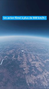 253K views · 19K reactions | Un avion à plus de 800 km/h a été filmé grâce à l’un des ballons-sondes du projet Dorothy, qui a également capturé des images de l’éclipse solaire du 8 avril 2024. Abonne-toi à Kombo pour plus d’infos ☺️ | Kombo.co | Facebook