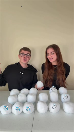 Snowball Challenge: Guess the Right Color this Christmas