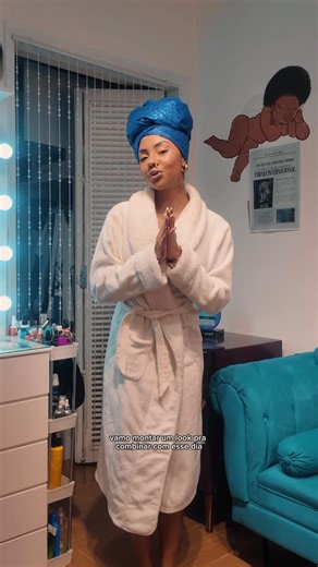 Ana Paixão 💋 on Instagram: "Verão pra mim é sinônimo de leveza, autocuidado e equilíbrio 🌞✨ E não é só sobre o que a gente passa na pele, é sobre se cuidar por dentro também Enterogermina®️ faz parte dessa rotina de cuidados e me ajuda a manter a flora intestinal equilibrada*¹, especialmente nessa época quente do ano em que viajamos, a rotina muda e a alimentação fica daquele jeitinho... Meu segredo pra curtir o verão sem preocupações: @enterogerminabrasil 👉 Ninguém faz igual. Probiótico é En