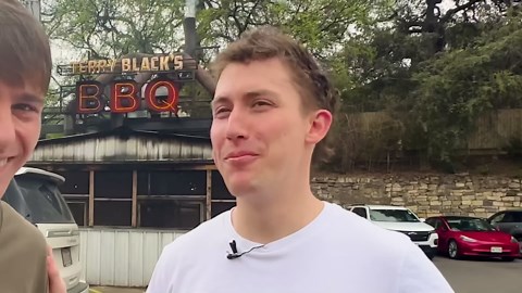 Two Brits try real Texas BBQ for the first time!