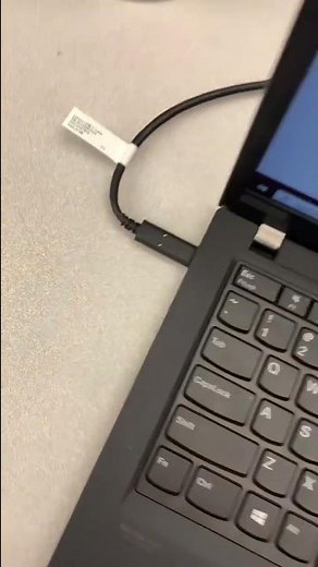 Connect two Monitors to a Laptop 💻 with a Docking station💪🏼