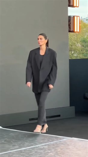 luxurieus on Instagram: "Kendall Jenner participated in rehearsals for the "Le Défilé L'Oréal Paris - Walk Your Worth" show at the iconic Hôtel de Ville on September 29, 2025, during Paris Fashion Week. As a global brand ambassador, she was seen practicing her signature confident stride on the open-air catwalk, with rehearsal footage later going viral for her professional, "runway-ready" demeanor even in a casual setting. During the actual event, Jenner officially closed the 2025 show wearing an