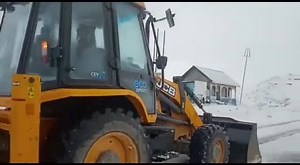 1.2K views · 26 reactions |  A fresh spell of snowfall disrupted traffic movement on Bandipora-Gurez road in northern Kashmir and left tourists stranded in the Gurez valley. . . Video © Sajid Raina  | Kashmir Update | Facebook