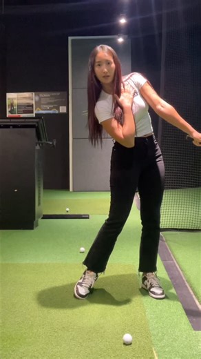 서 드보라 / Golf coach on God’s mission on Instagram: "If your upper body falls forward during the downswing, it can cause a chicken wing, slow down your downswing, and reduce distance. Try practicing this instead😉"