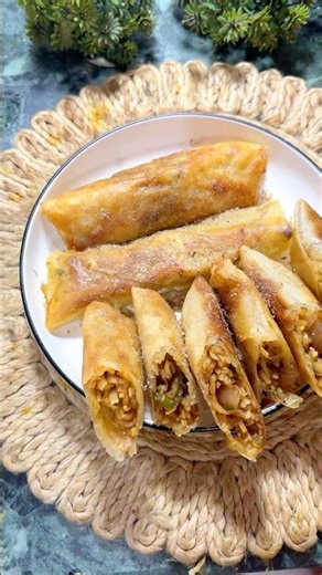 Crispy Maggi Roll Recipe 🌯 Maggi Spring Rell #maggiroll #shorts