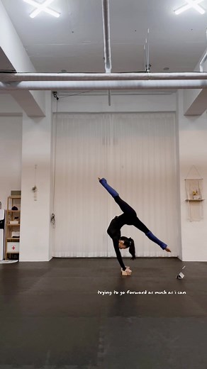 Odgerel Handstand Transition | Amazing Song 🤸🏻‍♀️