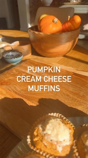 🎃 Homemade Pumpkin Cream Cheese Muffins 🎃 Forget the overpriced Starbucks ones — these cozy fall muffins are way better (and made with ingredients you can actually pronounce). No refined sugar, just simple pantry staples — and that creamy center? Pure heaven. 🧁✨ 👇 Save this recipe for cozy mornings! 🍂 Pumpkin Muffins 1 ¾ cups all-purpose flour 1 tsp baking soda ½ tsp baking powder ½ tsp salt 1 ½ tsp cinnamon 1 tsp pumpkin pie spice 1 cup pumpkin purée ¼ cup maple syrup or honey ¼ cup coconu